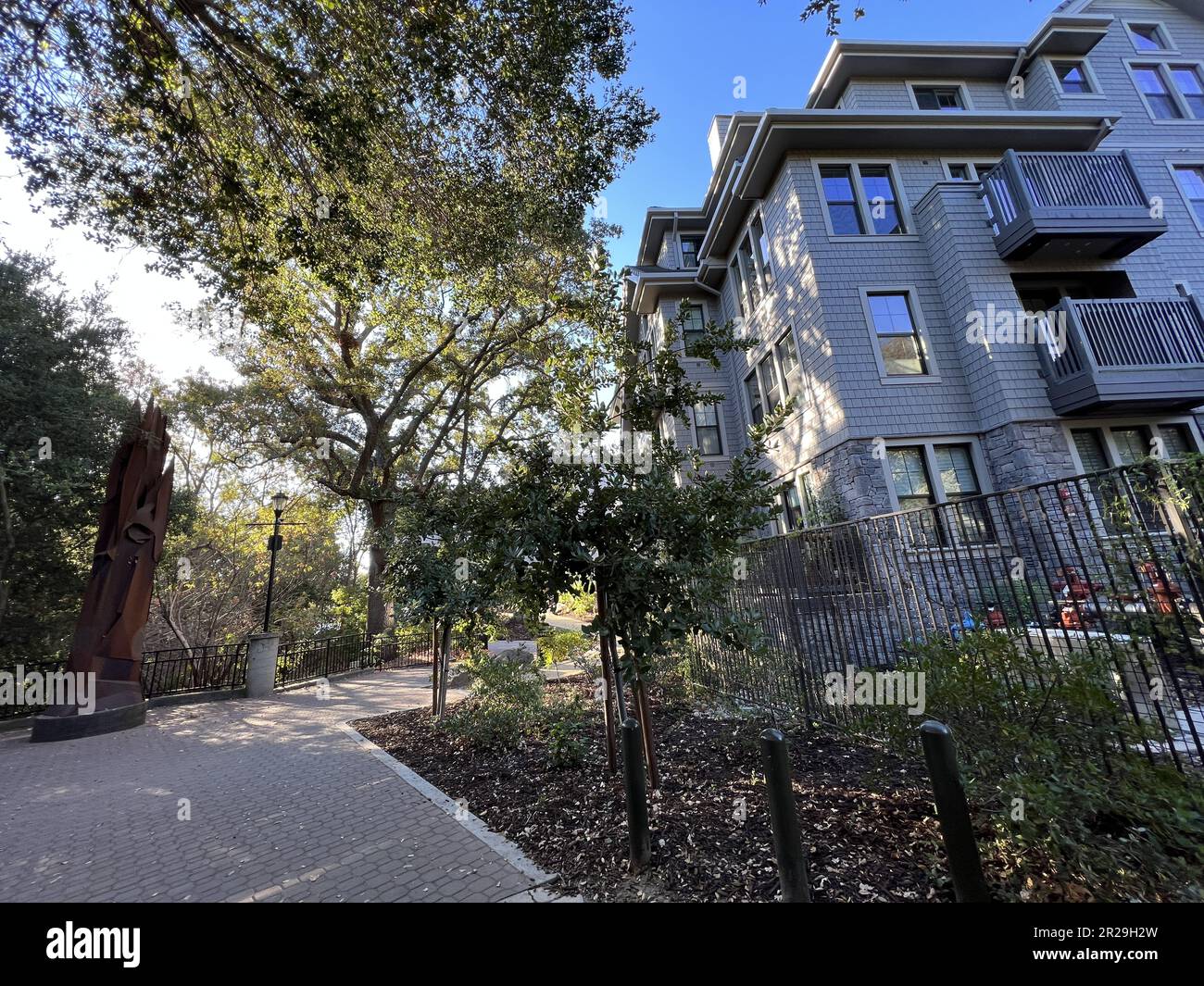 Shingle path low angle hi-res stock photography and images - Alamy