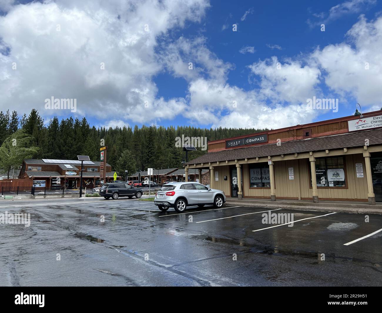 Donner pass road hi-res stock photography and images - Alamy