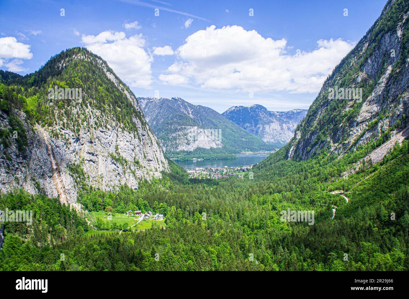 Hallstatt castle grub hi-res stock photography and images - Alamy