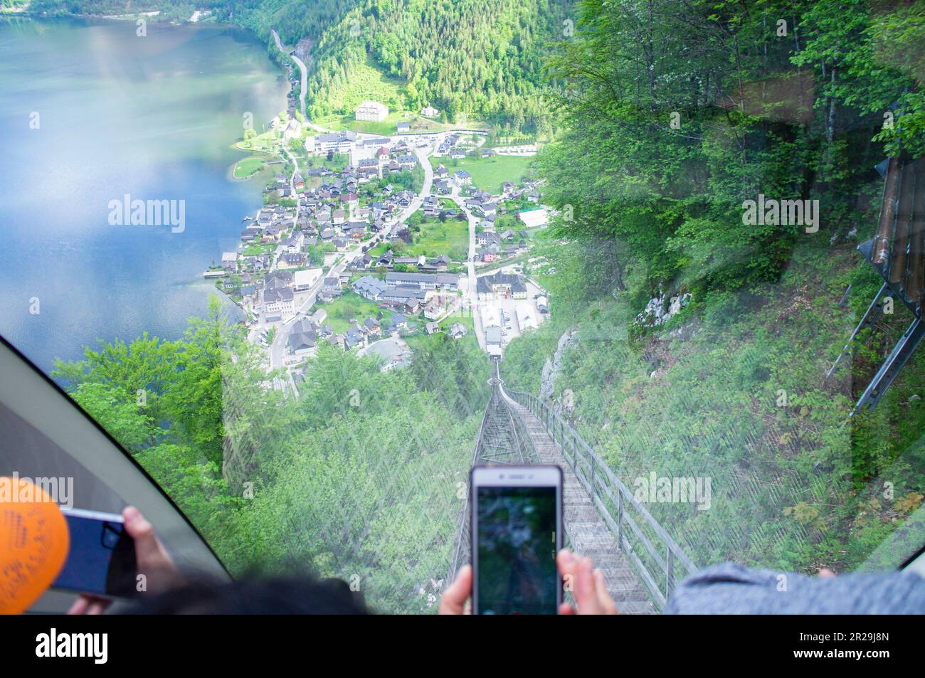 Hallstatt castle grub hi-res stock photography and images - Alamy