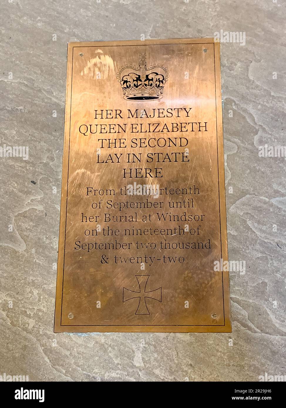 Westminster, London, UK. 17th May, 2023. A memorial plate that marks where the late Queen ...