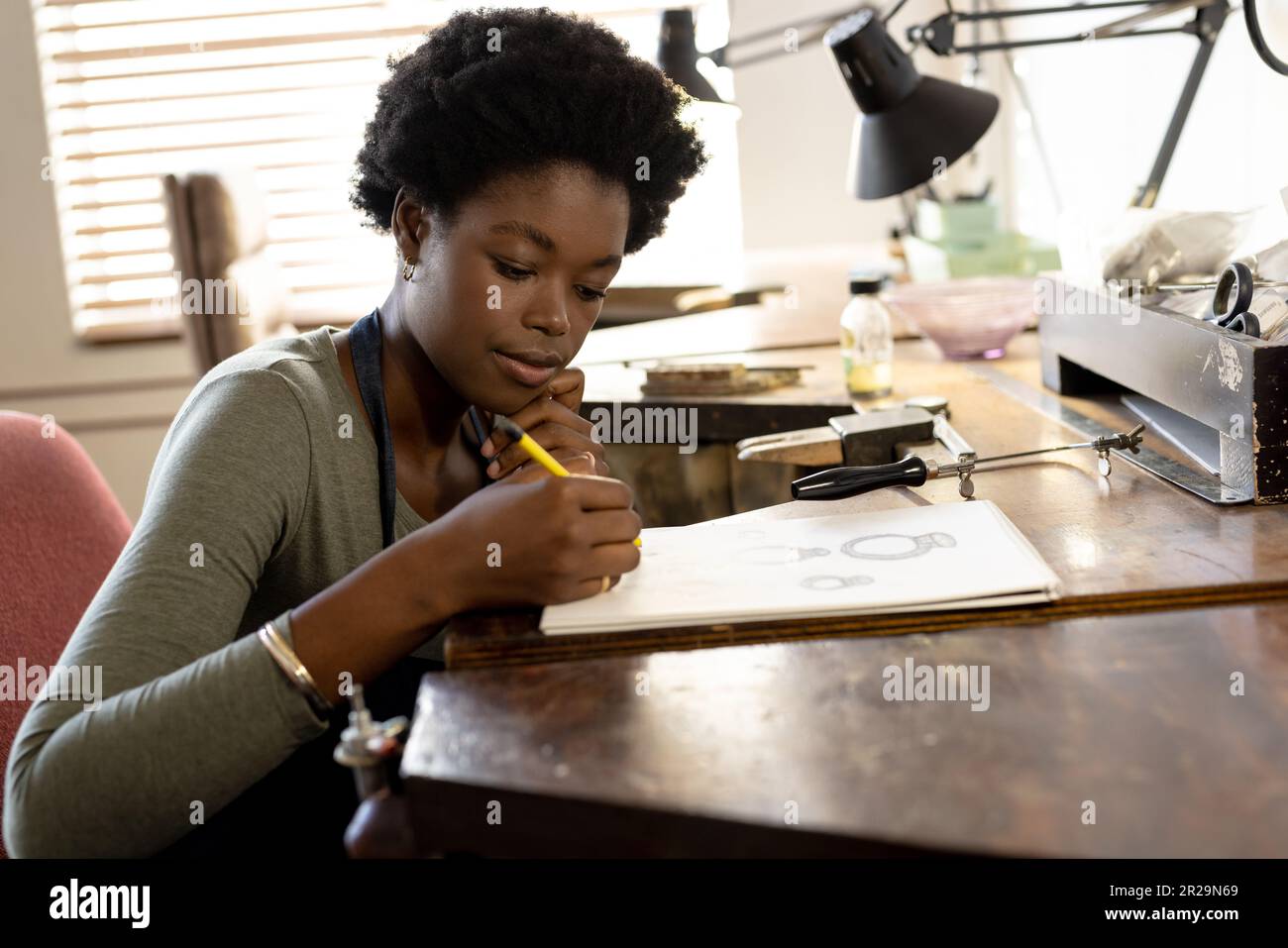 Desk drawing hi-res stock photography and images - Alamy