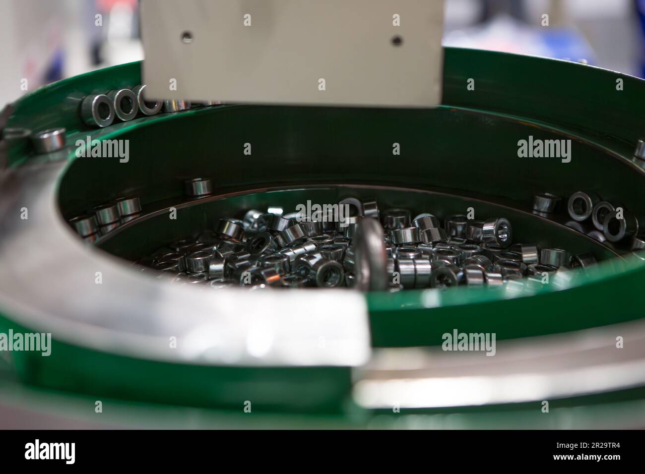 Automatic bowl feeder hi-res stock photography and images - Alamy