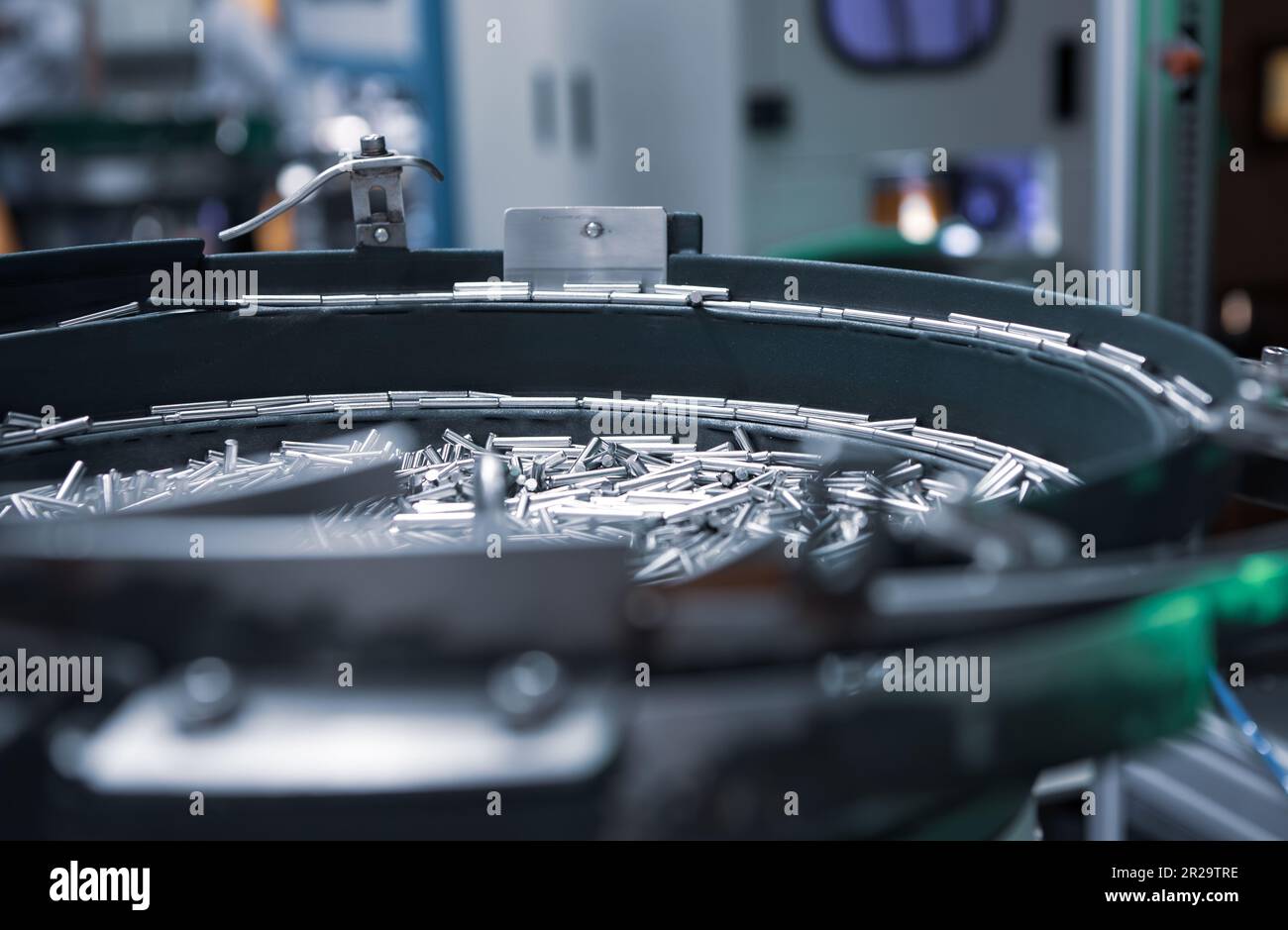 Automatic bowl feeder hi-res stock photography and images - Alamy