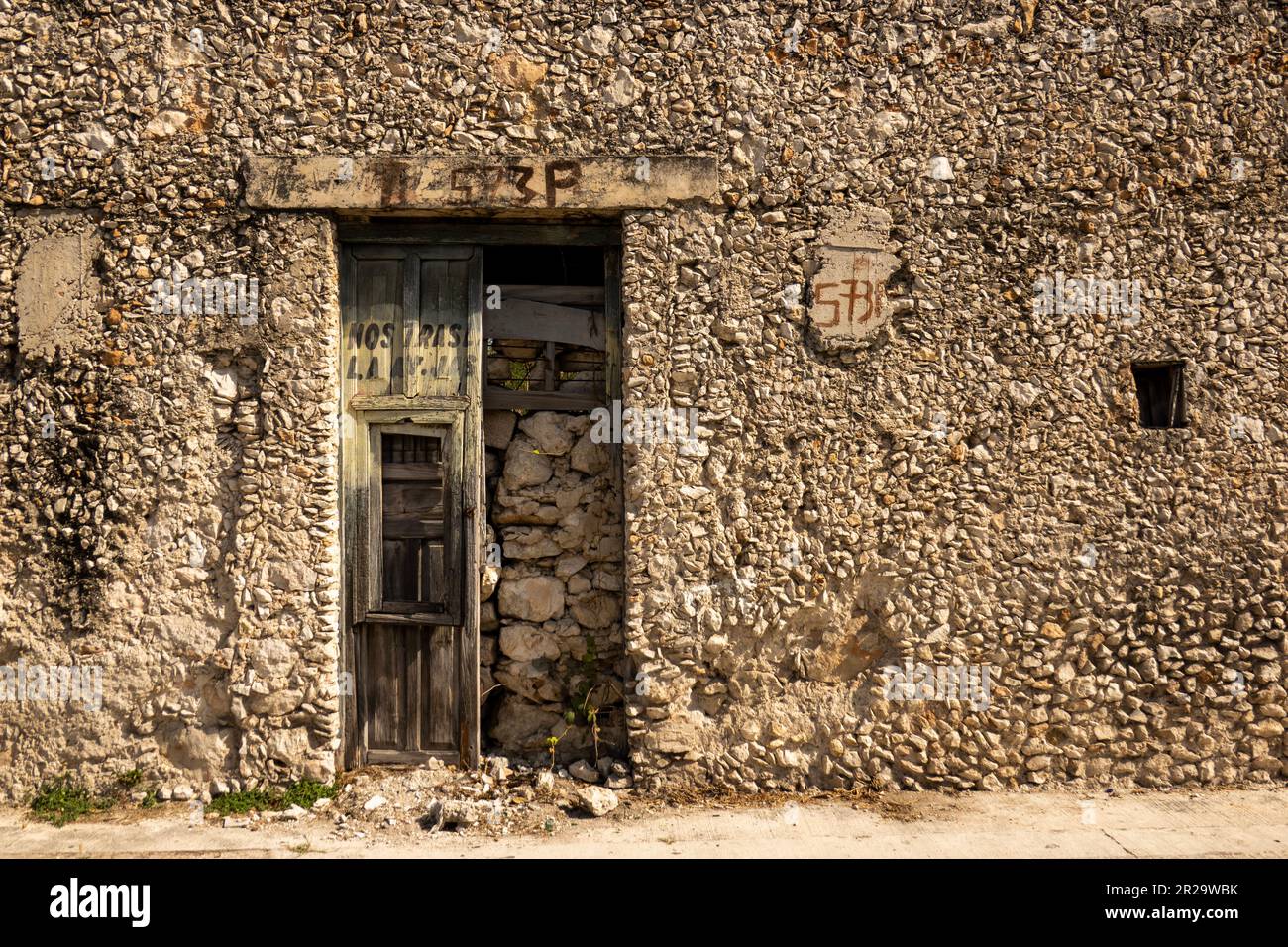 Falling down front street view old hi-res stock photography and images ...
