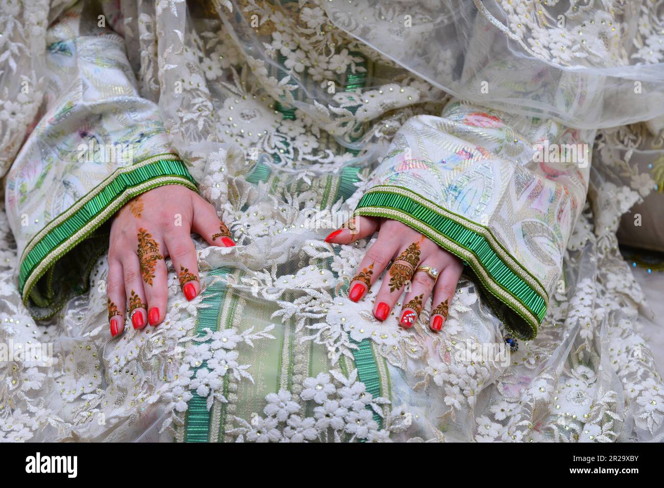 Hand with Moroccan Henna . morocco wediing Stock Photo - Alamy