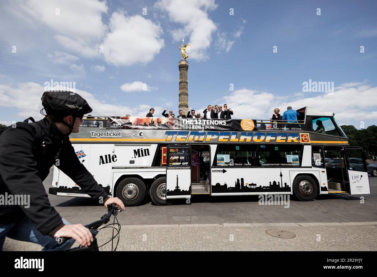 Berlin, Germany. 18th May, 2023. The "12 Tenors" are standing on the ...