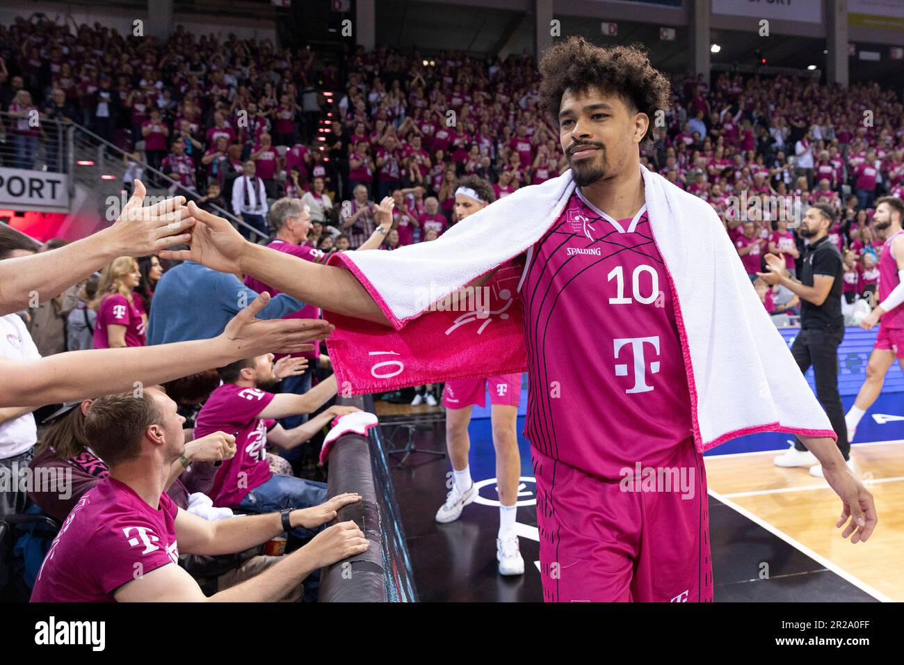 Bonn, Deutschland. 17th May, 2023. Collin MALCOLM (BON, mi.) is happy ...