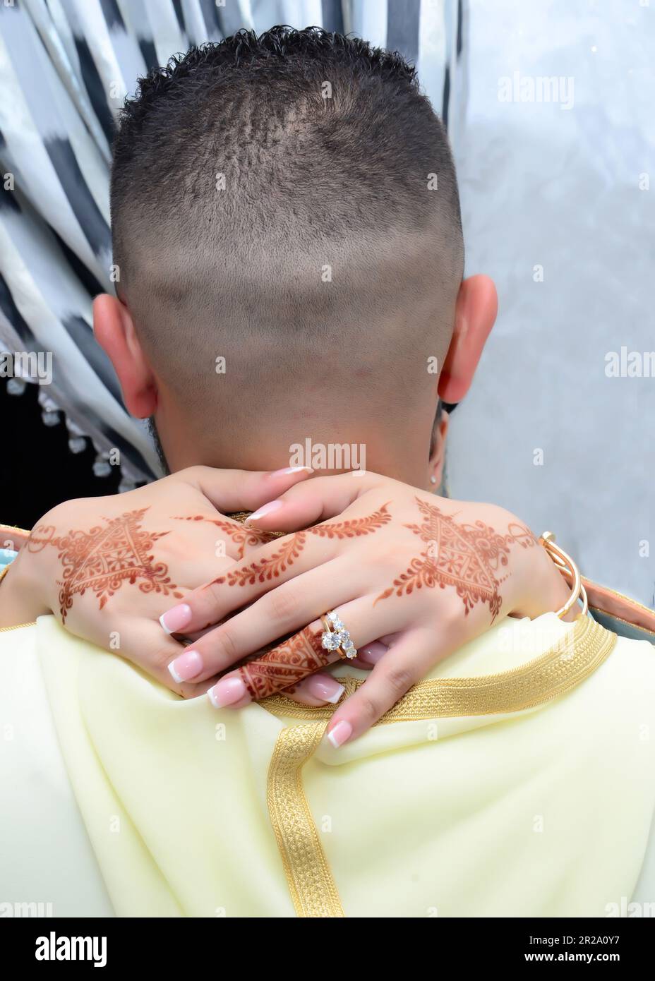 Muslim wedding hands hi-res stock photography and images - Alamy