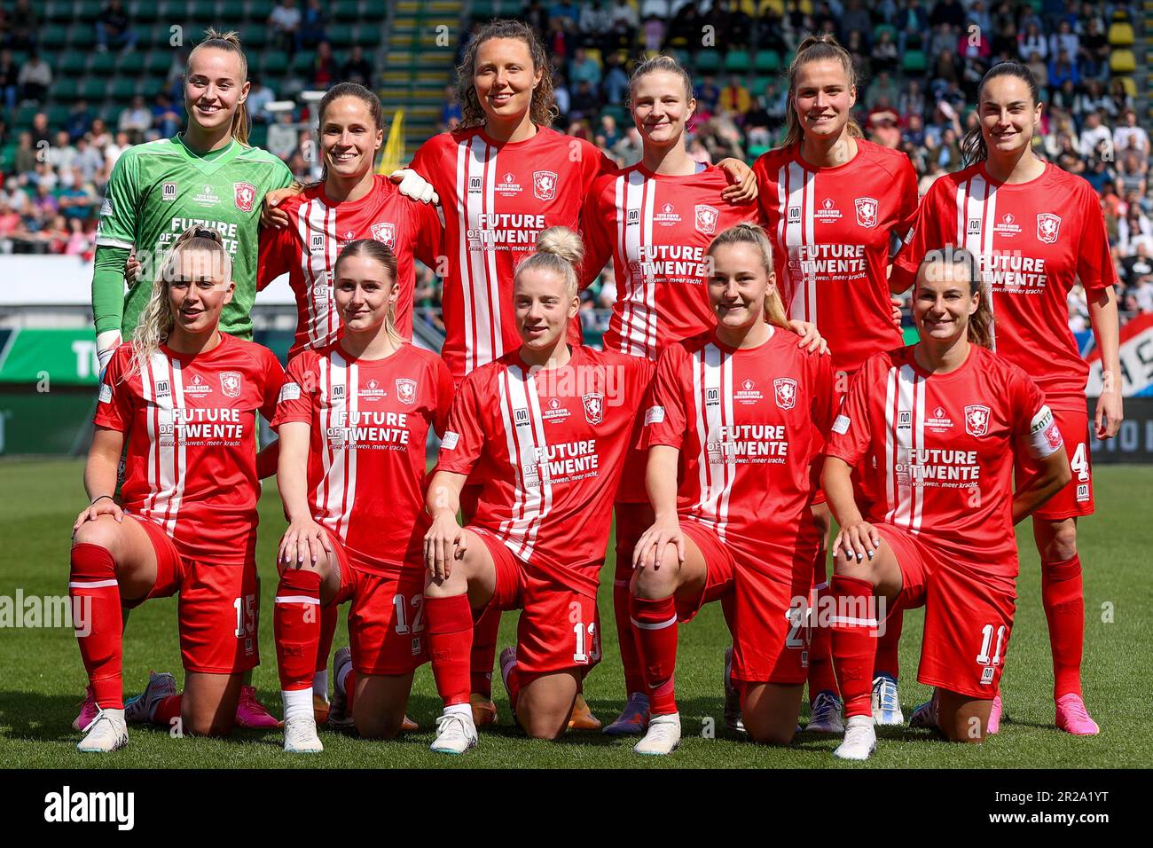 DEN HAAG, NETHERLANDS - MAY 18: Goalkeeper Daphne van Domselaar of FC ...