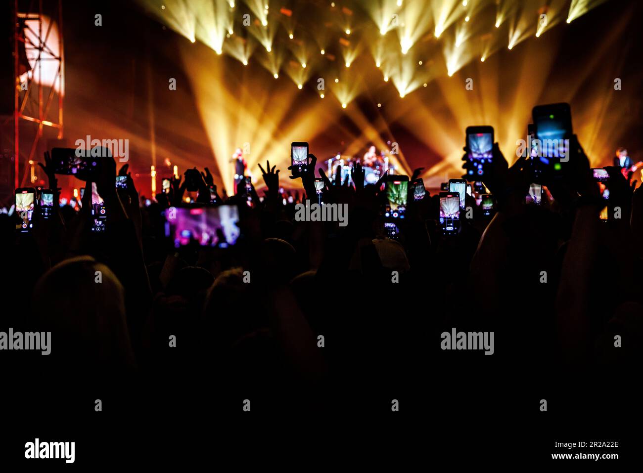 Smartphone crowd at a music event Stock Photo - Alamy