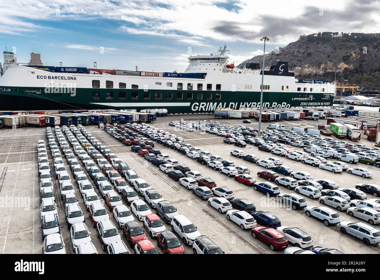 Spain shipping container hi-res stock photography and images - Alamy