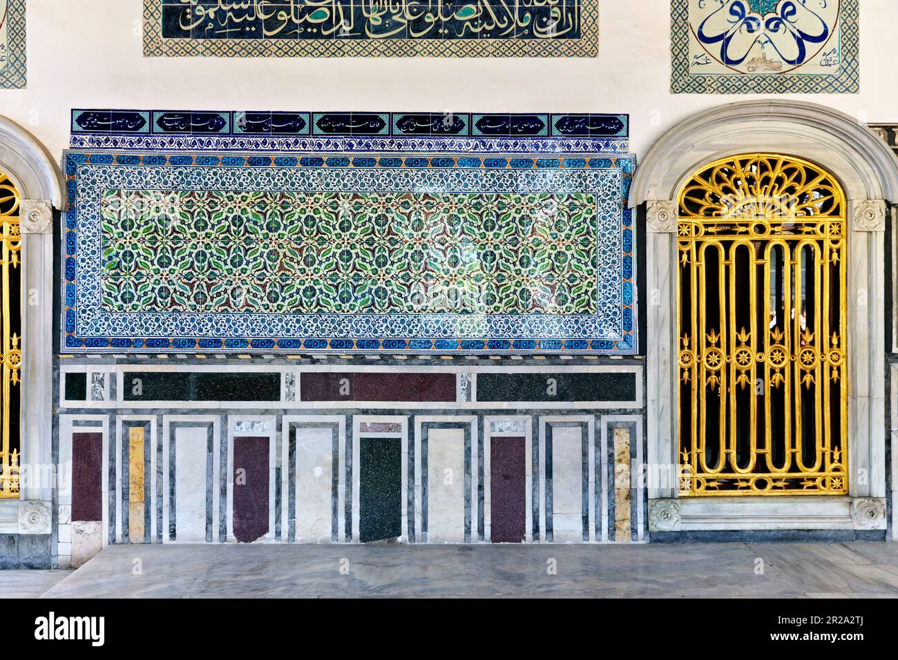 Istanbul Turkey. Topkapi Palace. Decorated walls in the Harem Stock ...
