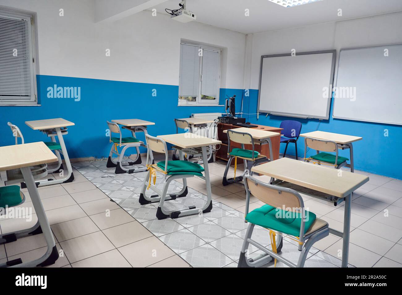 Empty chairs in classrom. Modern furniture. Interior of cafe ...
