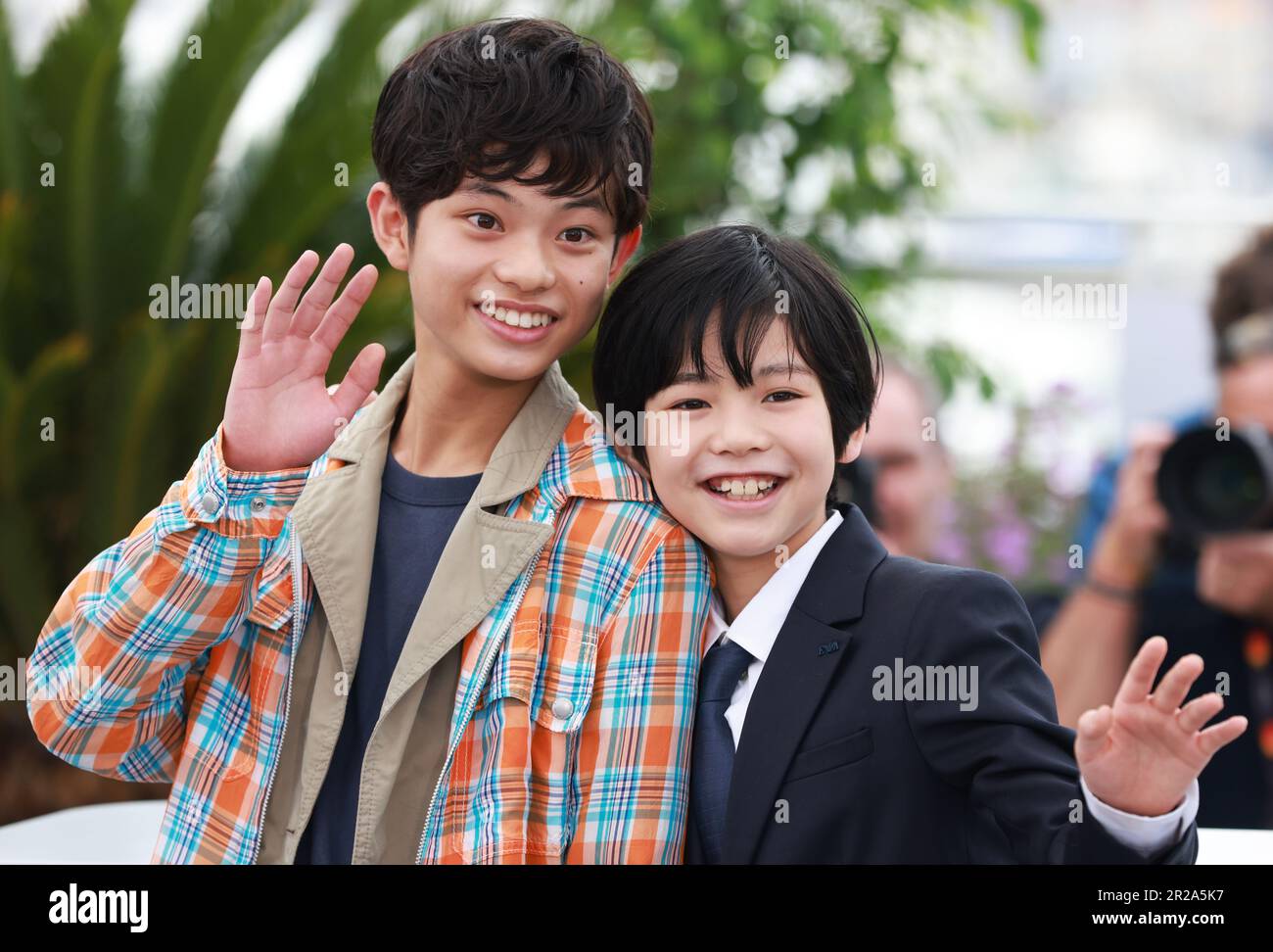Cannes, France. 18th May, 2023. Japanese actors Hiiragi Hinata (R) and Kurokawa Soya pose during ...