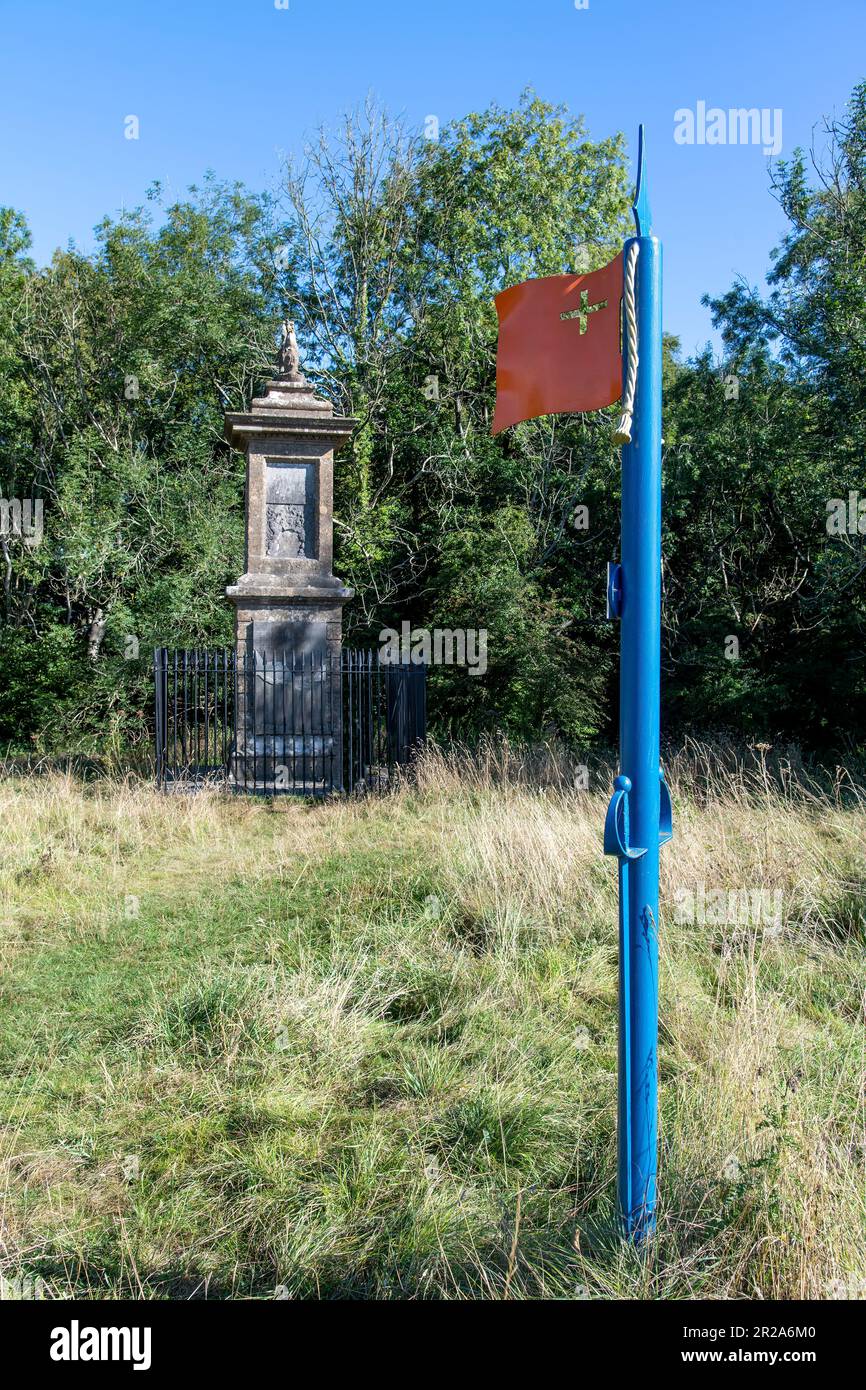 Close up of battlefield marker and Grenville Memorial at Lansdowne Hill ...