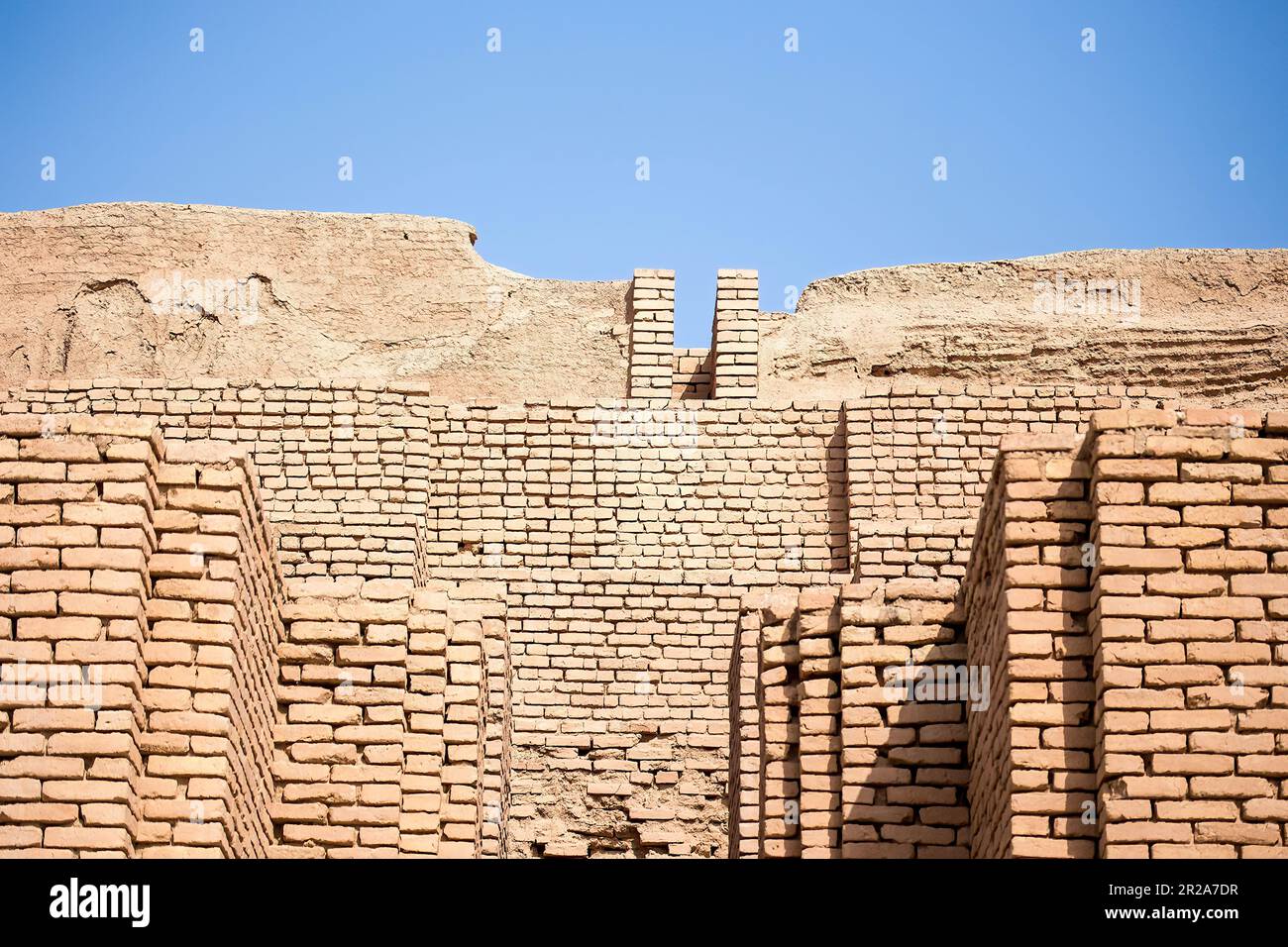 Mesopotamia ziggurat hi-res stock photography and images - Alamy
