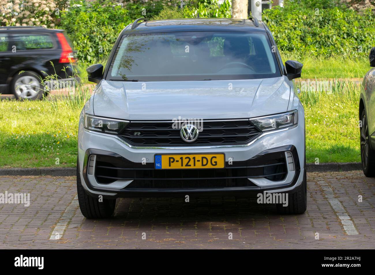 Auto volkswagen t roc hi-res stock photography and images - Alamy