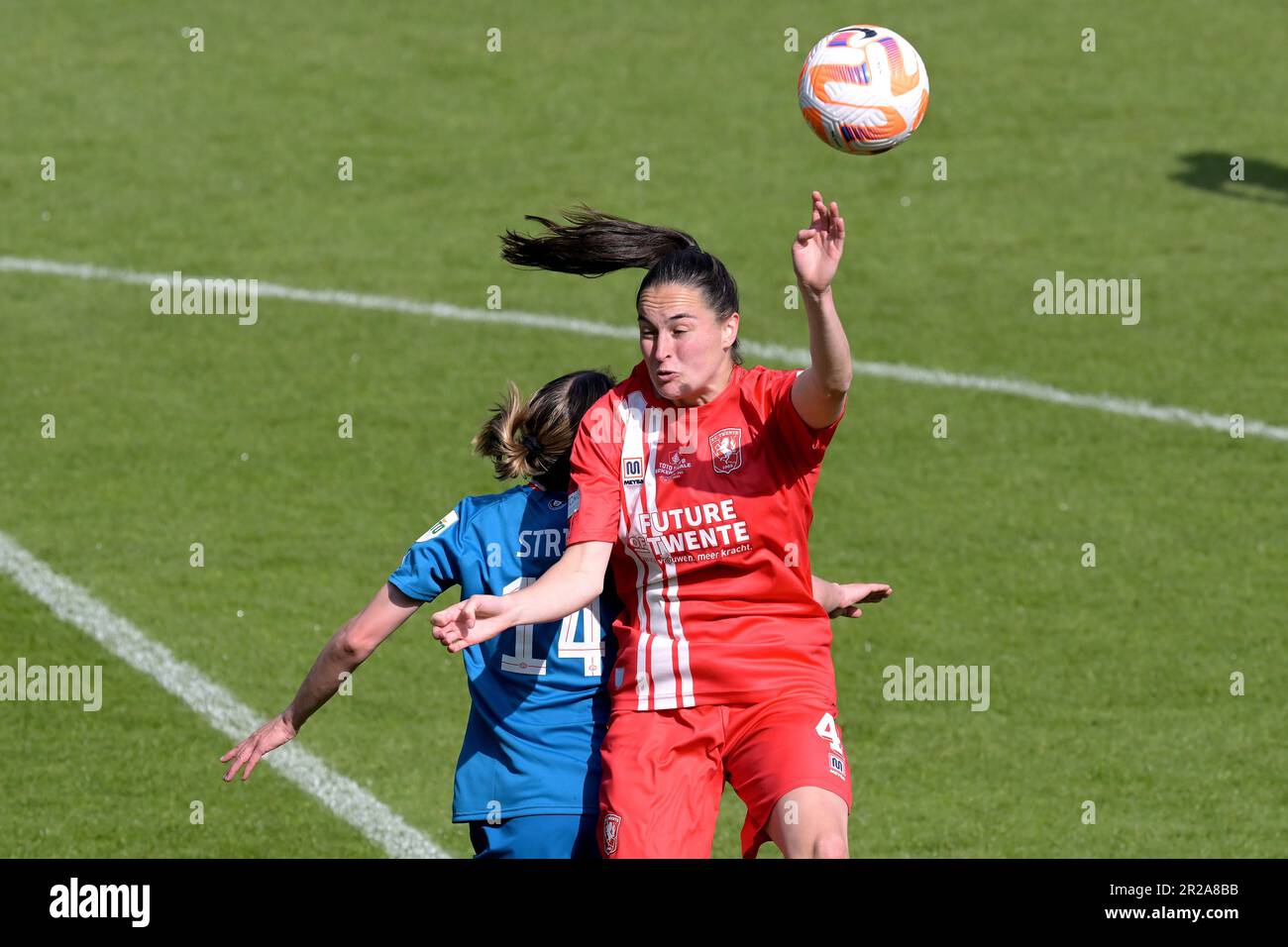 THE HAGUE - (lr) Laura Strik of PSV, Caitlin Dijkstra of FC Twente ...