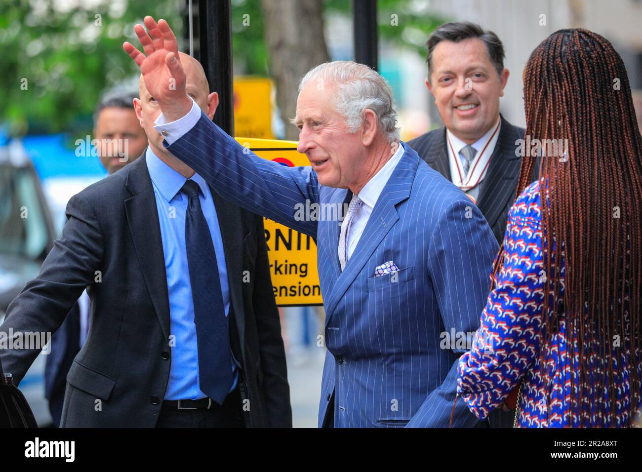 King charles iii waving hi-res stock photography and images - Alamy