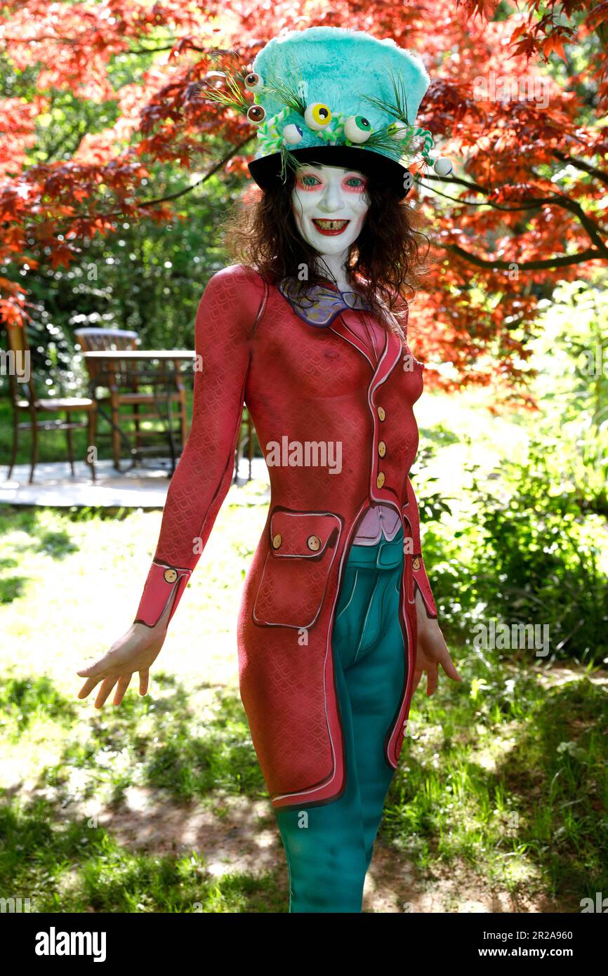 GEEK ART - Bodypainting and Transformaking: Alice in Wonderland ...