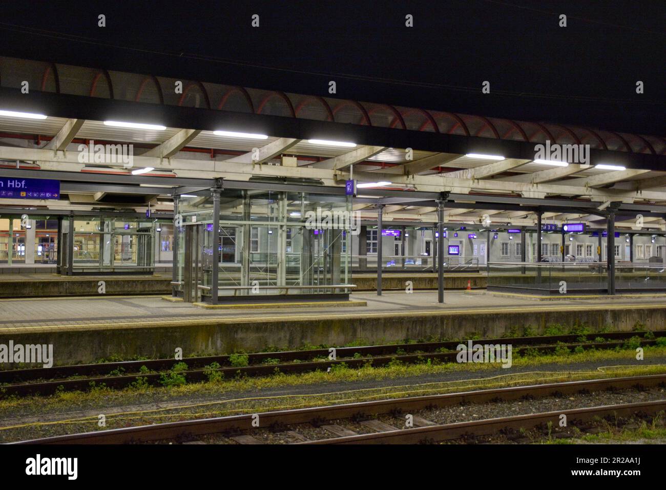 Villach, Bahnhof, Schild, Information, Stationsname, Orientierung ...