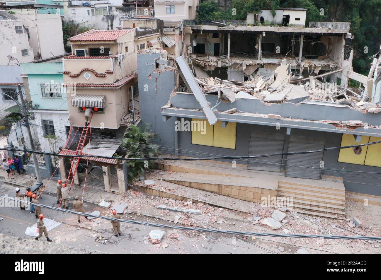 Rio de Janeiro, Rio de Janeiro, Brasil. 18th May, 2023. (INT) Collapse ...