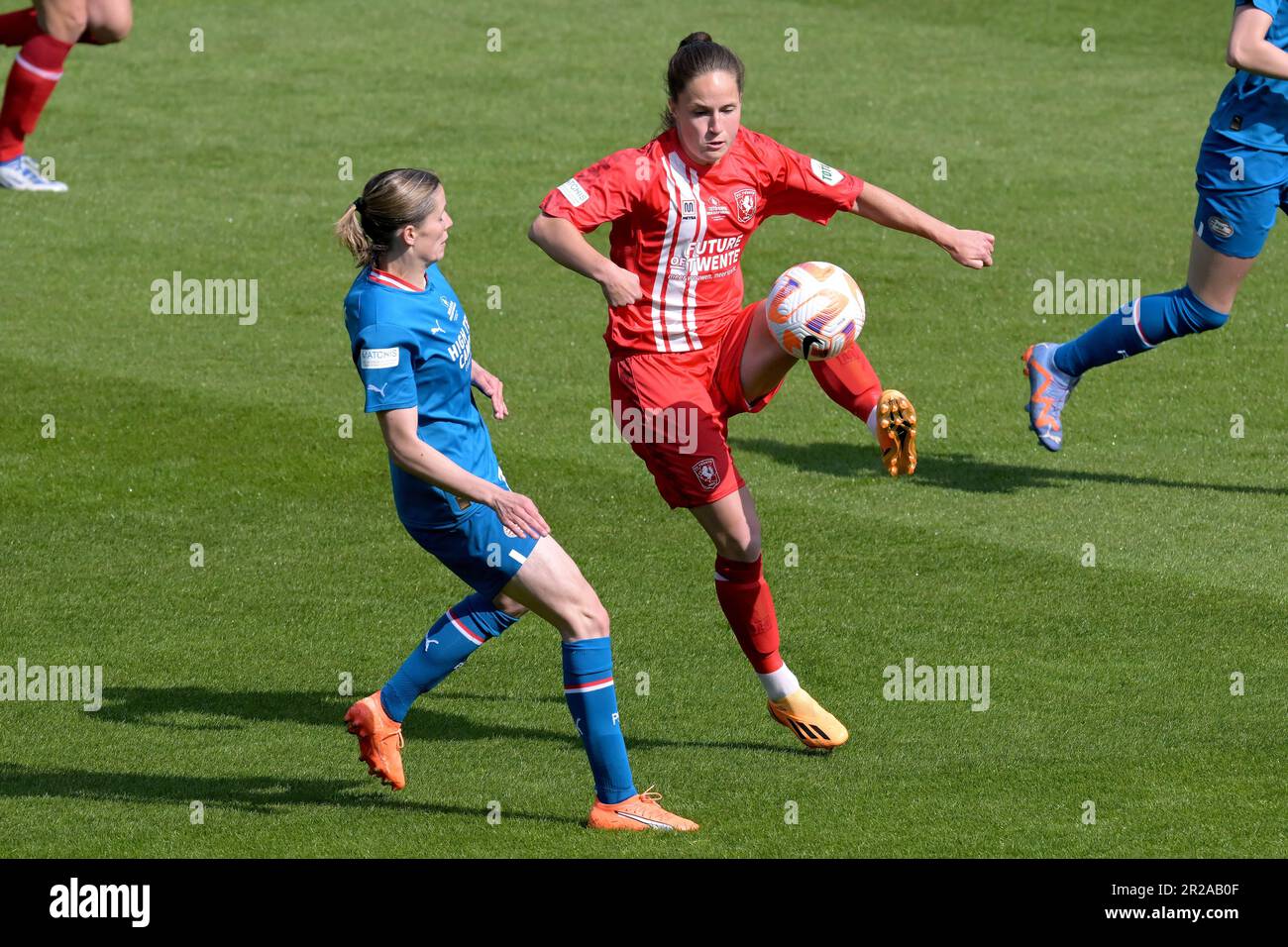 THE HAGUE - (lr) Laura Strik of PSV, Fenna Kalma of FC Twente during ...