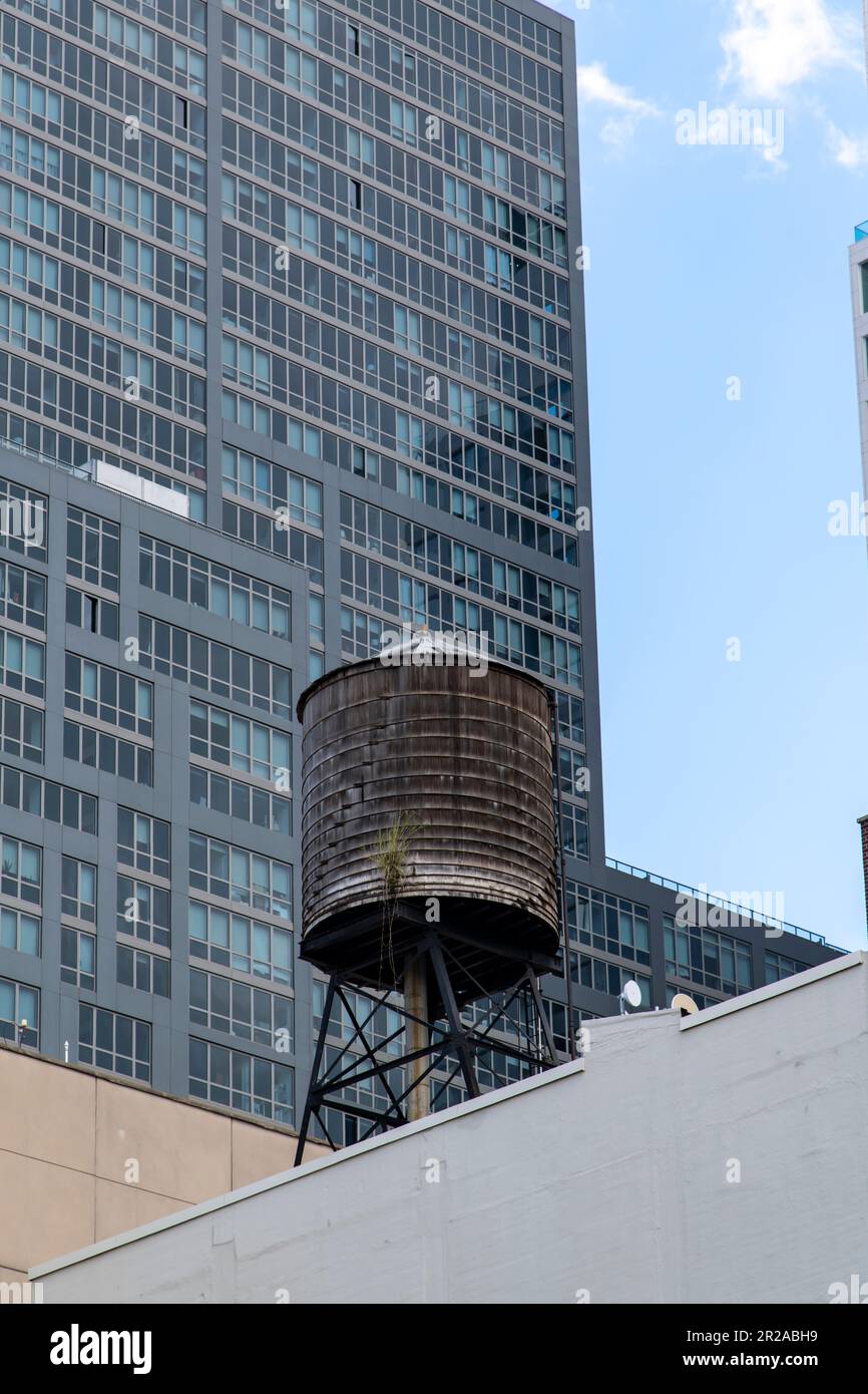 Water tank on high rise building hi-res stock photography and images ...