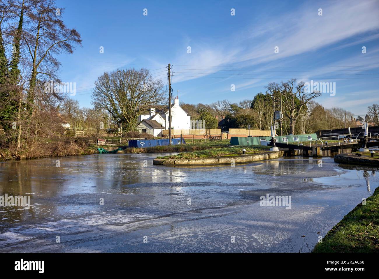 Hatton Locks frozen and covered in ice - English Winter scene. Winter ...