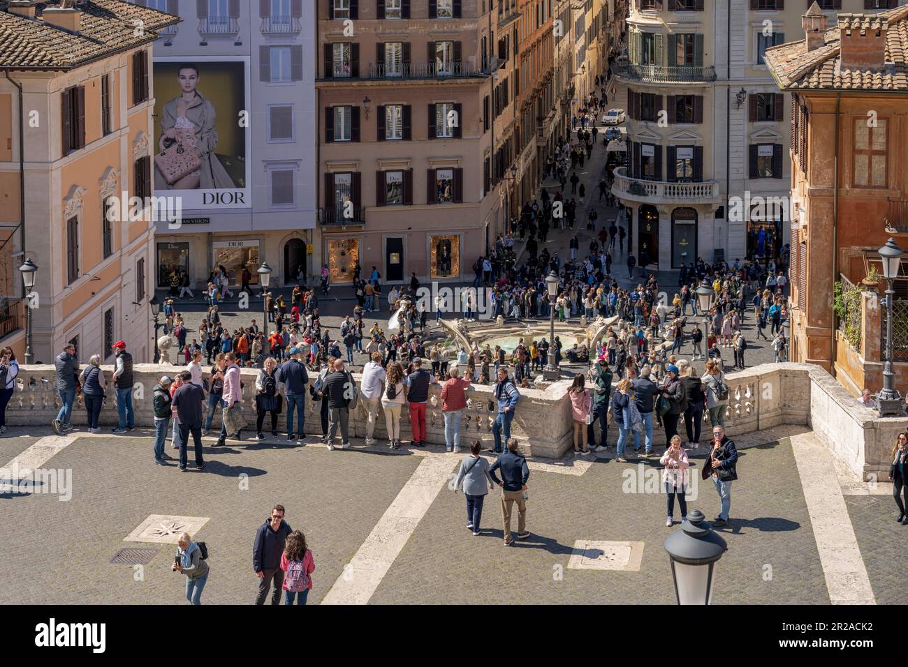 Rom, Italien, März 2023 blich die Spanische Treppe herrunter auf die ...
