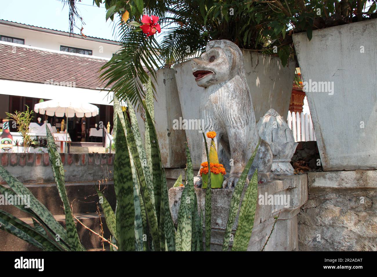 Luang prabang laos altar hi-res stock photography and images - Alamy
