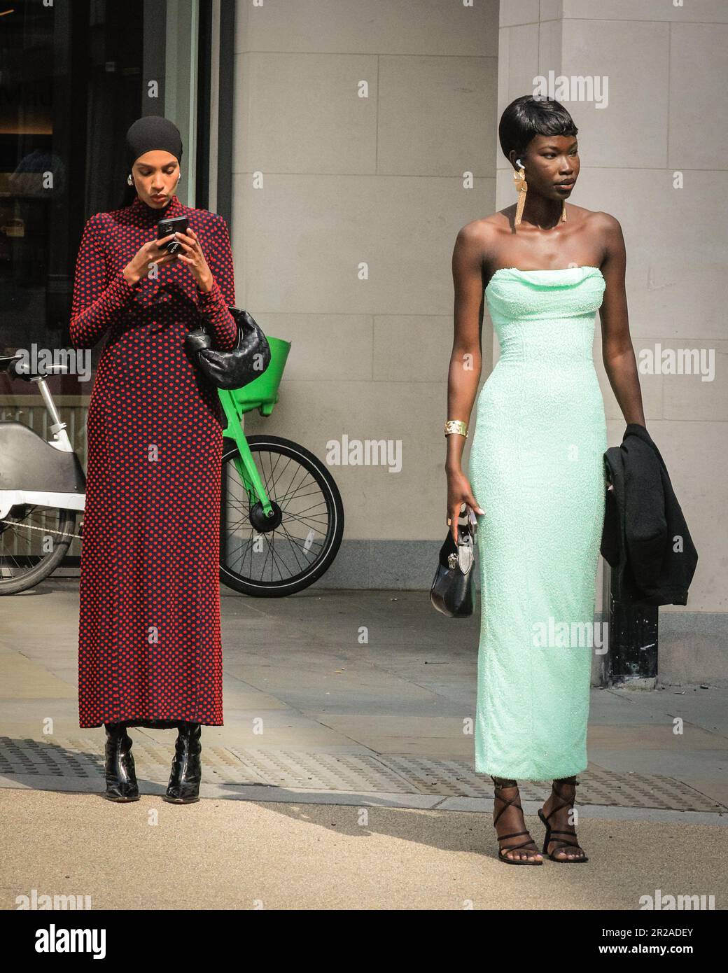 Live bol hi-res stock photography and images - Alamy