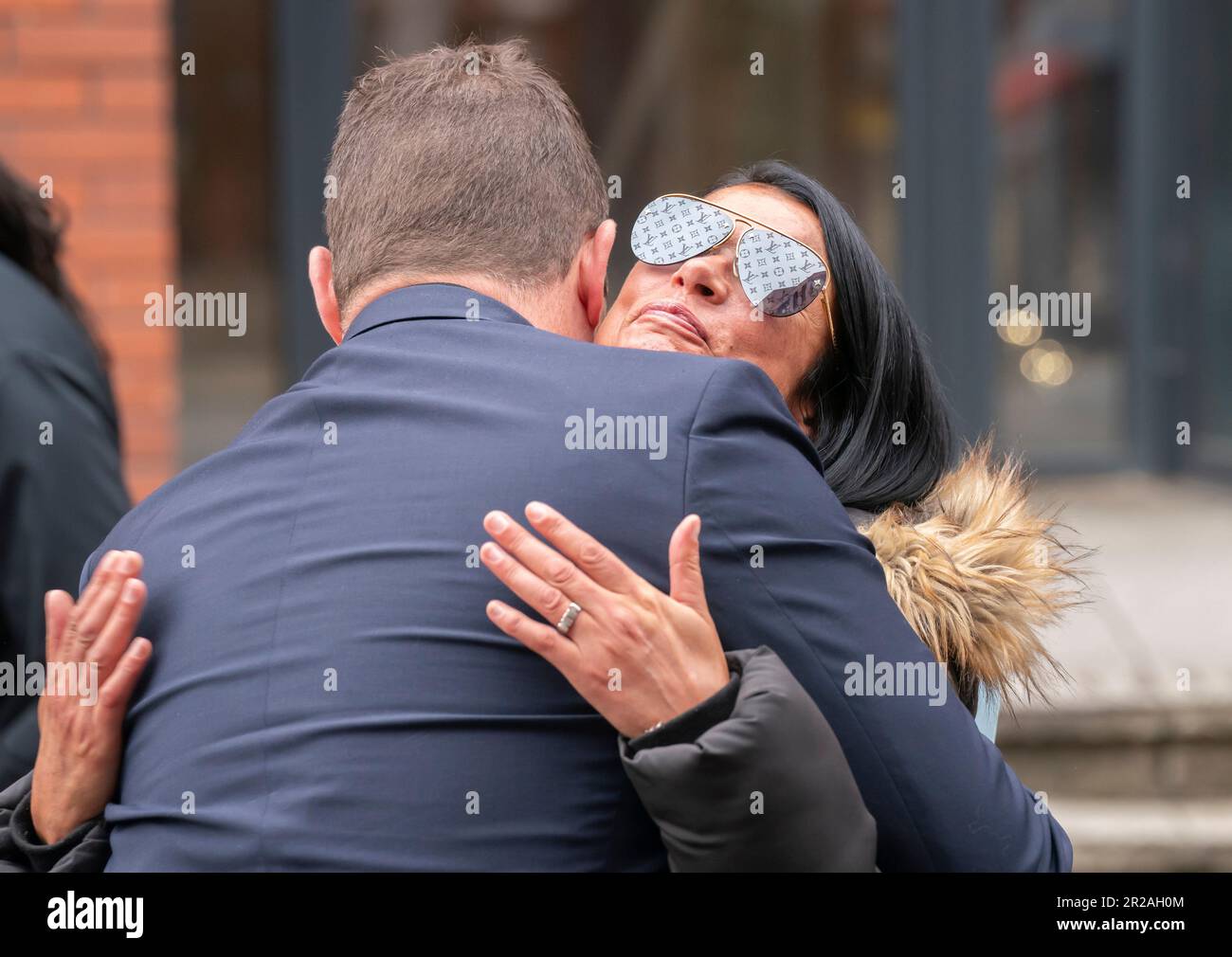Charlie Mclean, the mother of Khayri Mclean gives Detective Constable ...