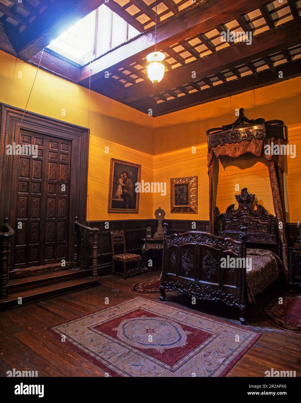 Peru.Lima.Casa Aliaga.Bedroom. Colonial 17th century Stock Photo - Alamy