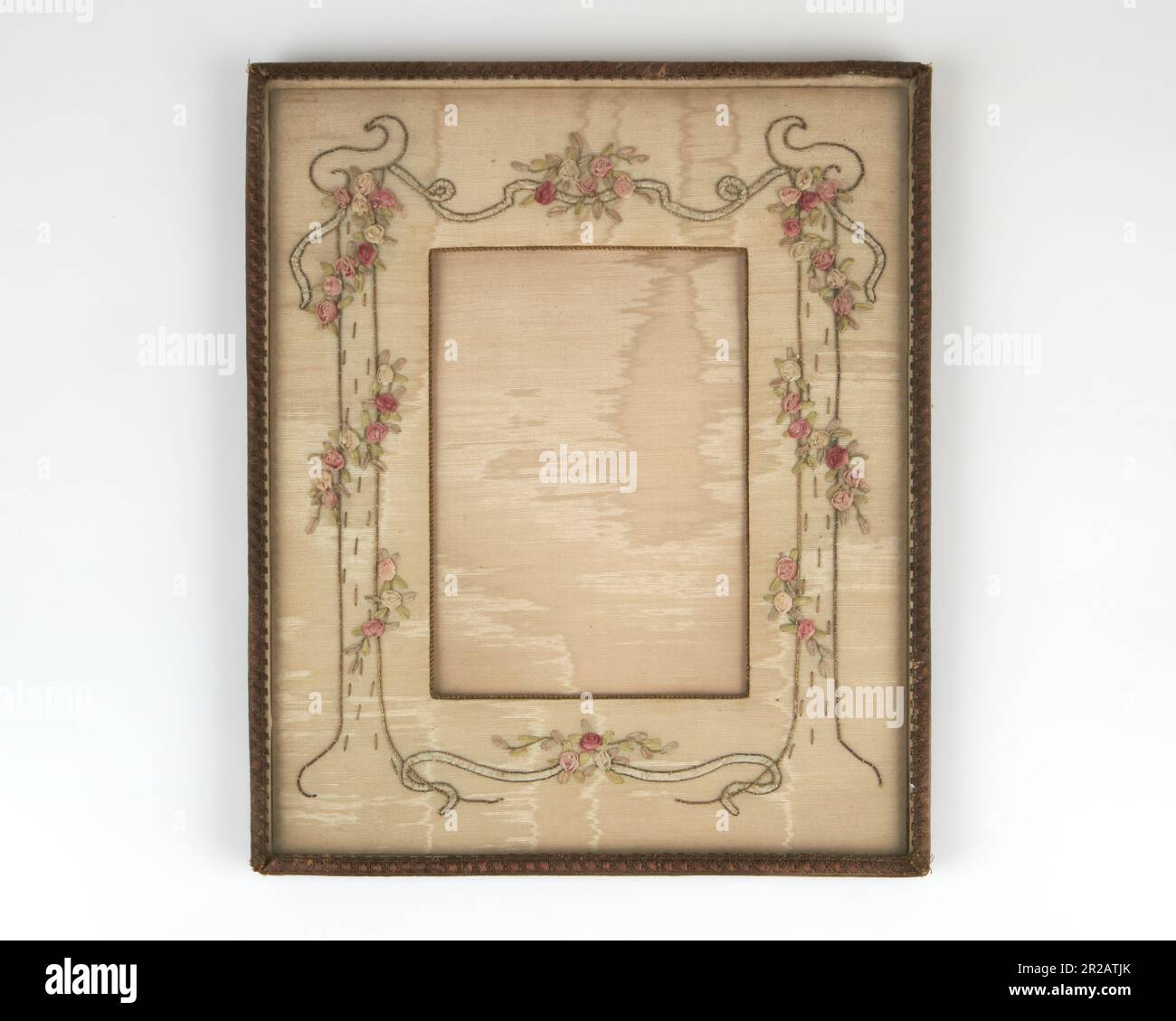 Art nouveau picture frame hi-res stock photography and images - Alamy