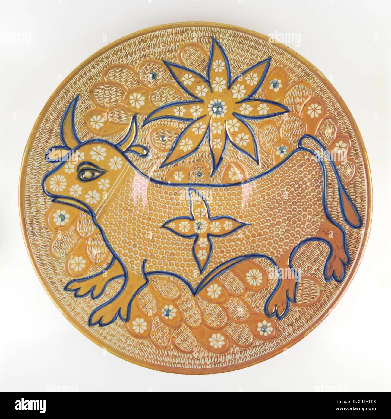 Antique 19thc. Cantagalli gold bull lustre pottery charger Stock Photo ...