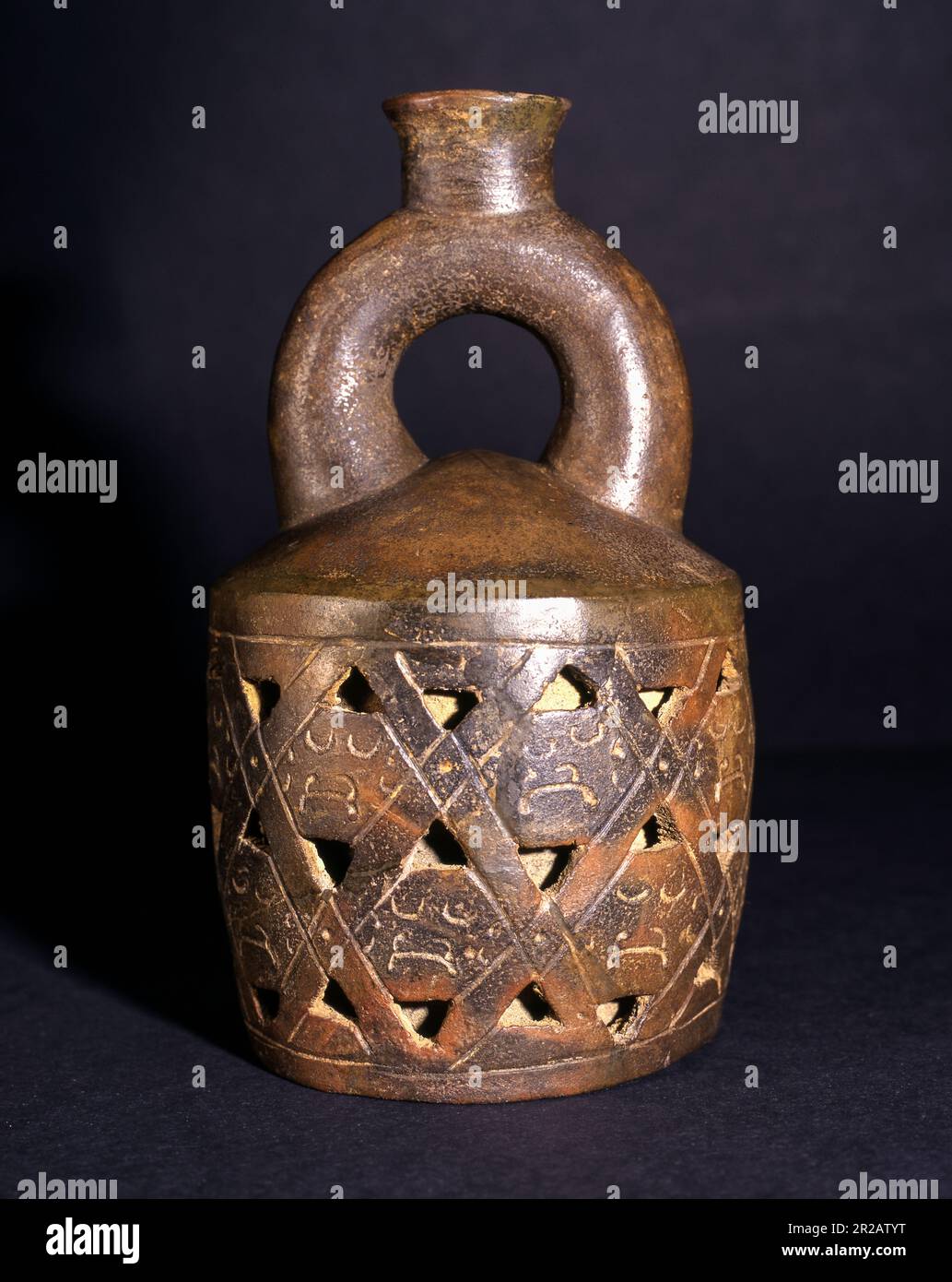 Pre-Columbian art, Peruvian art Stock Photo - Alamy