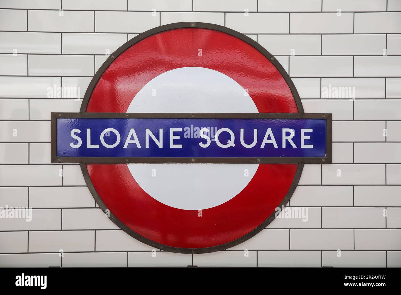 London, UK. 18th May, 2023. Sloane Square sign displayed at the London ...