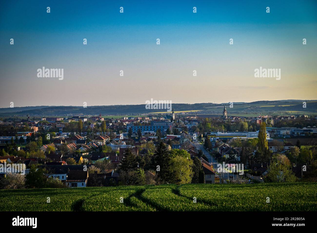 City street view vector hi-res stock photography and images - Alamy
