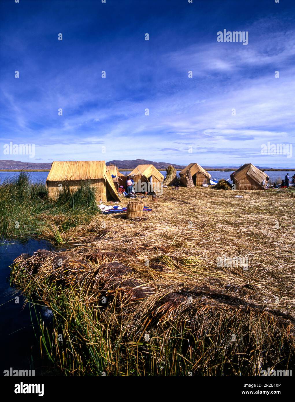 Uros tribe hi-res stock photography and images - Alamy