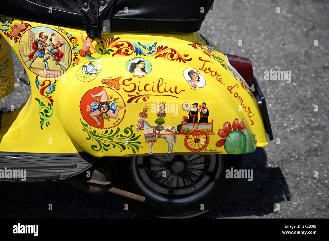 Custom painted scooter hi-res stock photography and images - Alamy