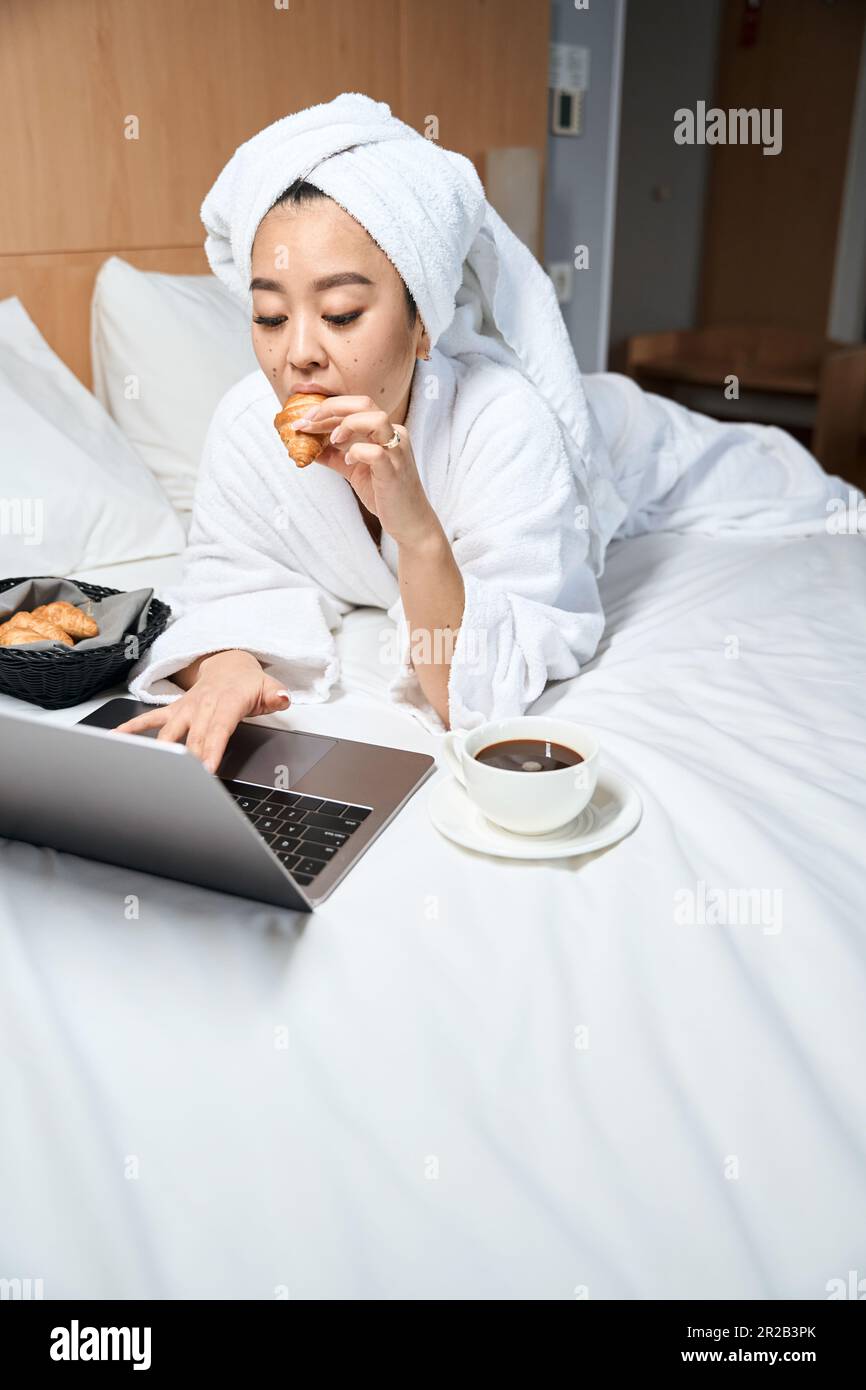 Biting towel hi-res stock photography and images - Alamy