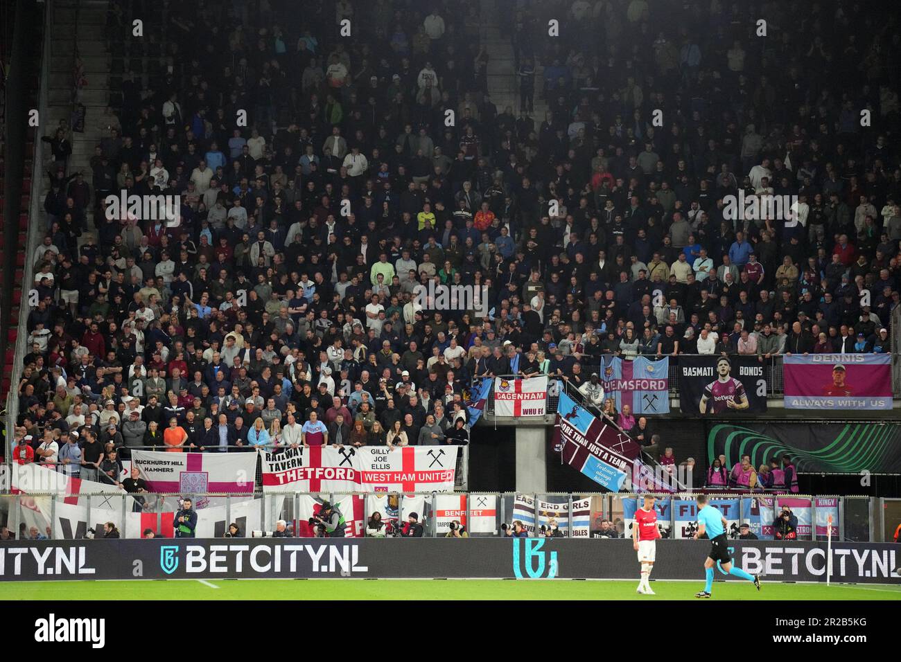 Semi final return leg hi-res stock photography and images - Alamy