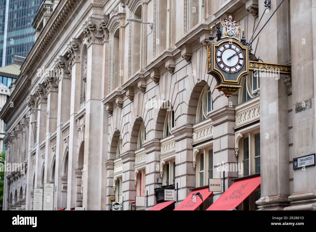 Royal exchange clock london hi-res stock photography and images - Alamy