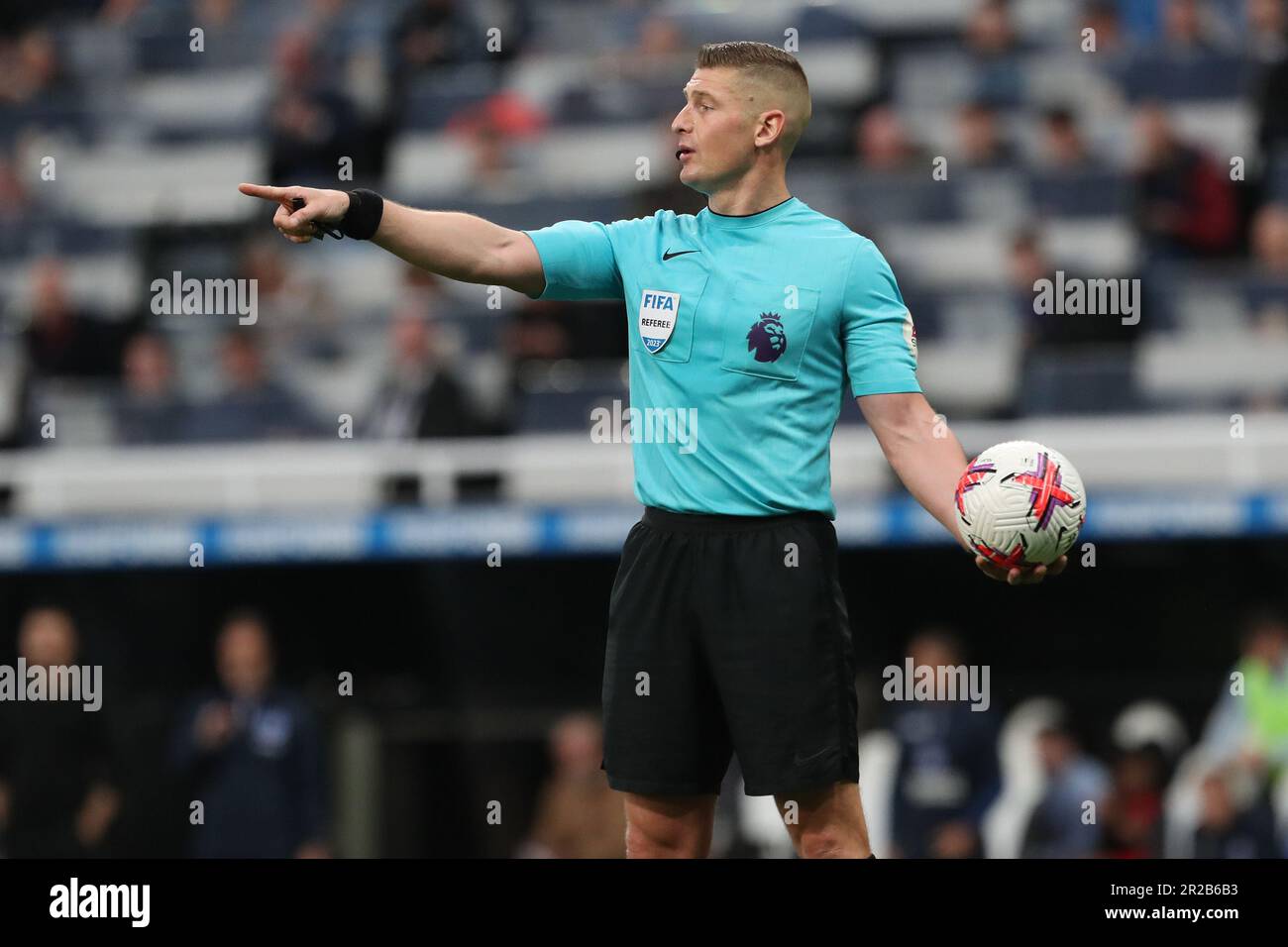 Robert jones referee hi-res stock photography and images - Alamy