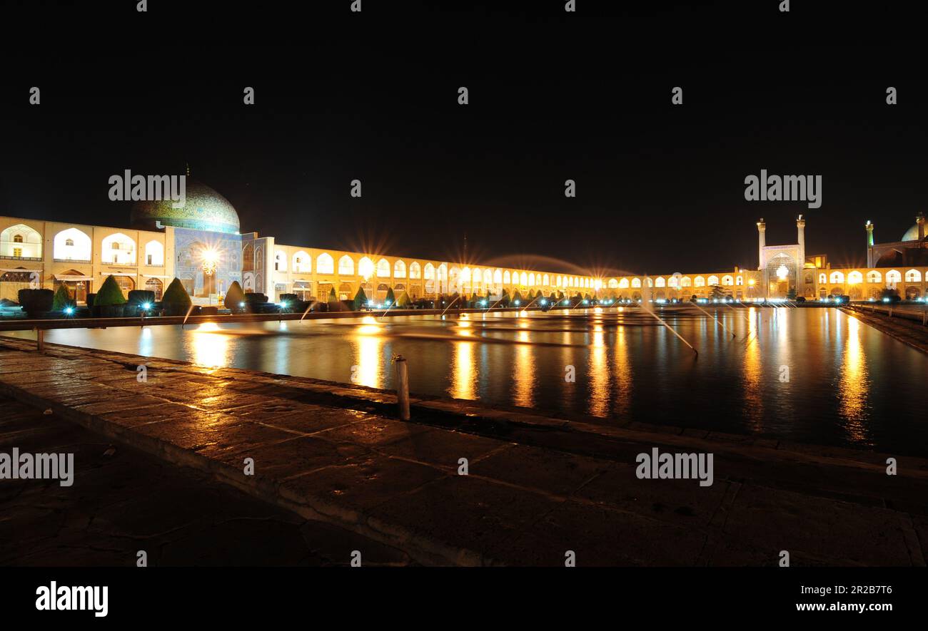 It is very beautiful at night in Isfahan, the tourist city of Iran ...