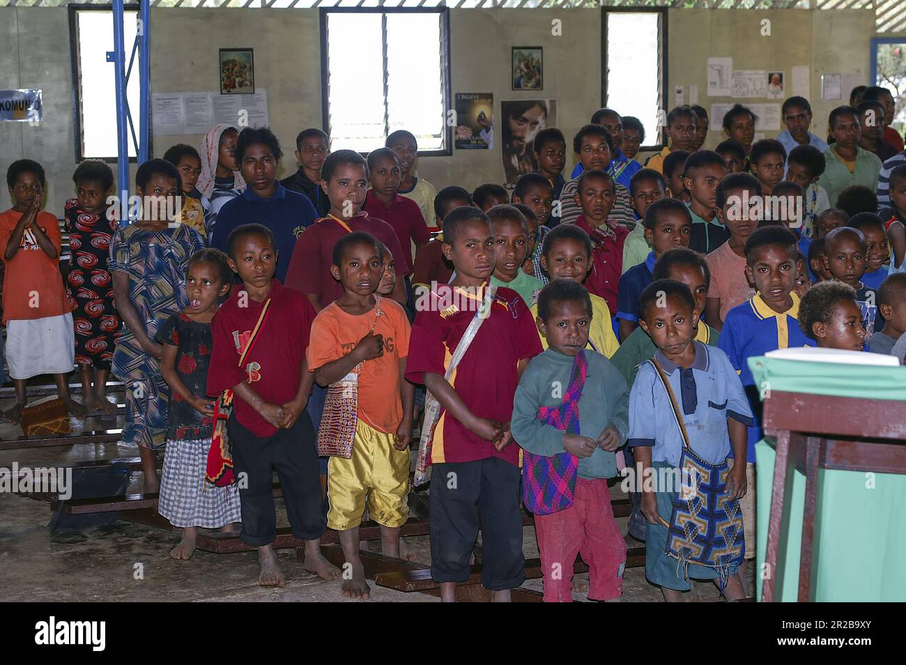 PNG, Papua New Guinea; Eastern Highlands; Goroka; Namta, Children at ...