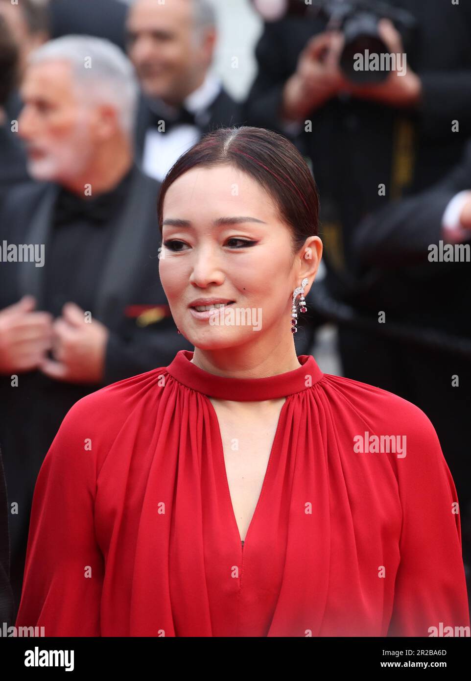 Cannes, France, 18th May, 2023. Gong Li arriving on the red carpet for ...