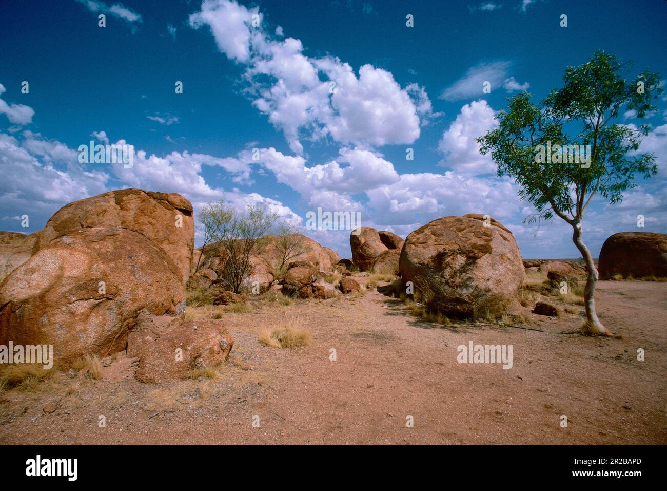 The Devil's Marbles (Karlu karlu), Warumungu, Northern Territory ...